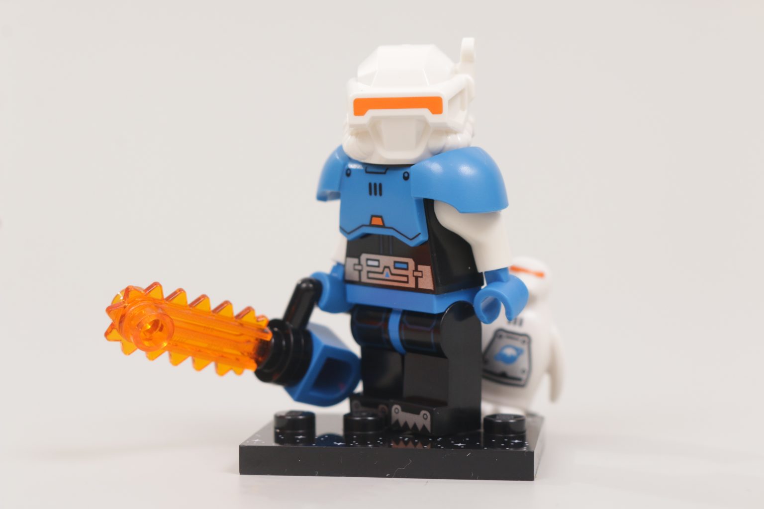 LEGO Series 26 walkthrough: Ice Planet Explorer and Orion