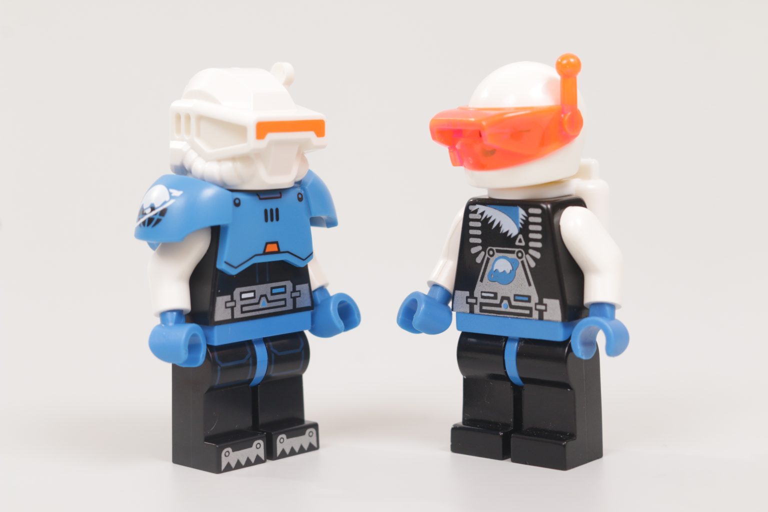 LEGO Series 26 walkthrough: Ice Planet Explorer and Orion