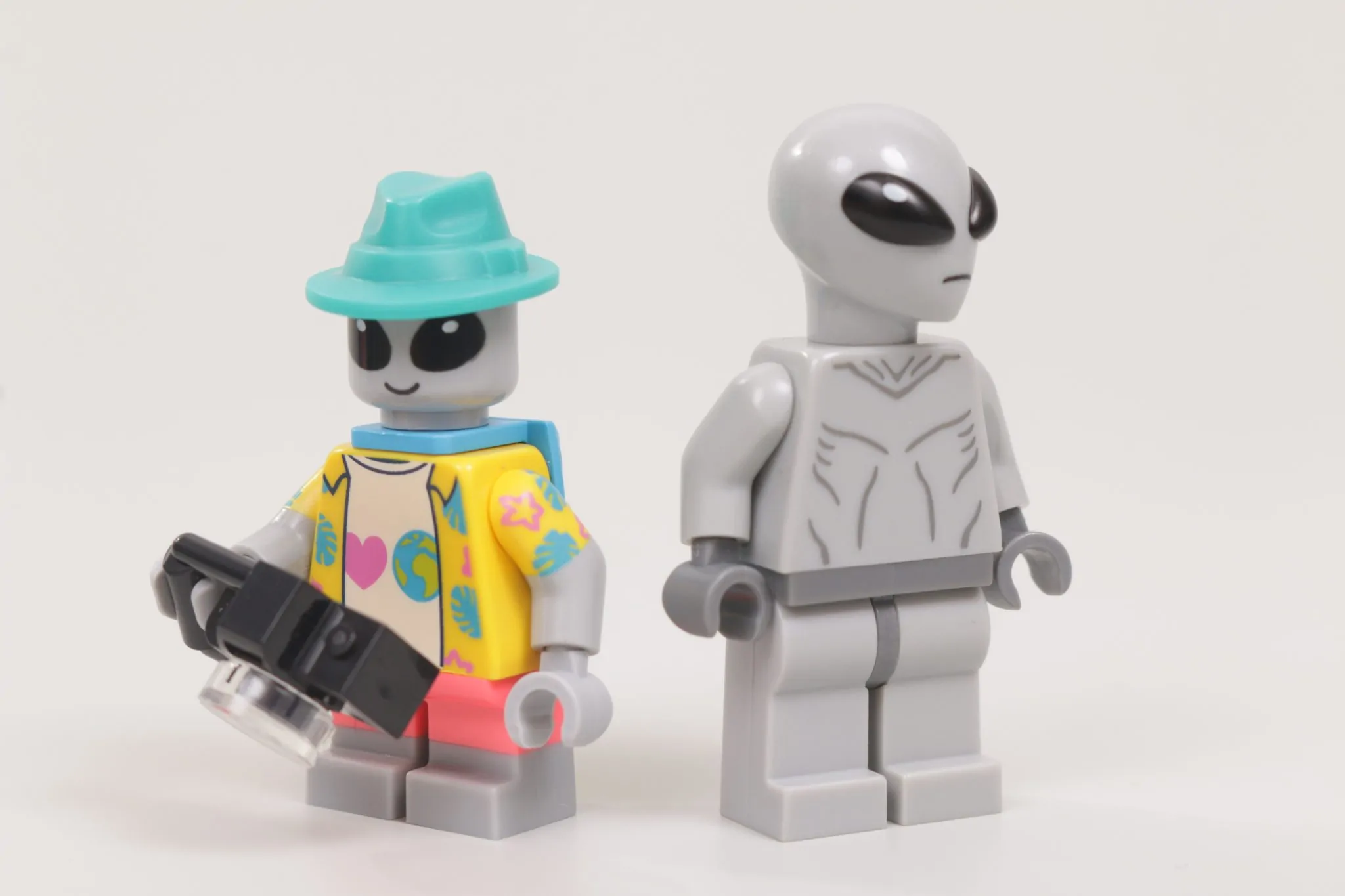 LEGO Series 26 secrets: Alien Tourist and Blacktron Mutant