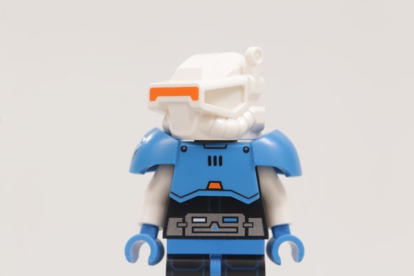 LEGO Series 26 walkthrough: Ice Planet Explorer and Orion