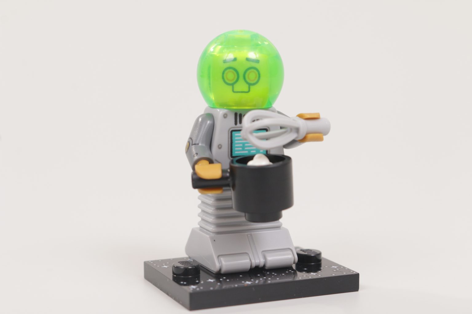LEGO Series 26 designer secrets: Robot Butler and Astronaut