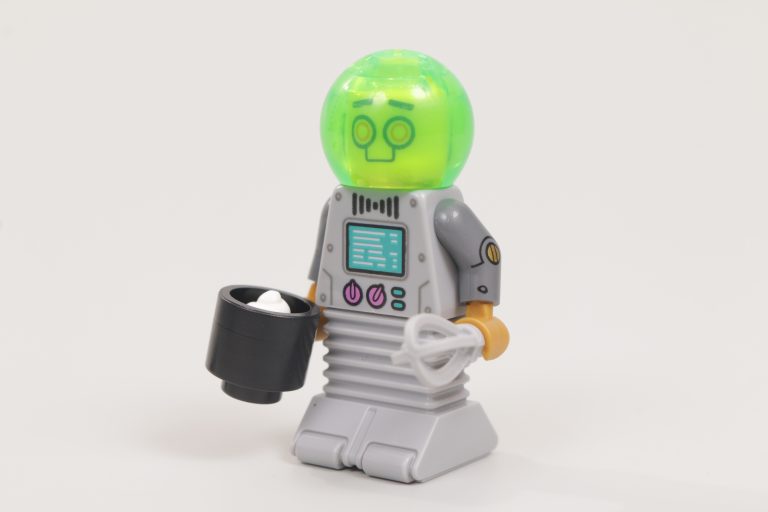 LEGO Series 26 designer secrets: Robot Butler and Astronaut