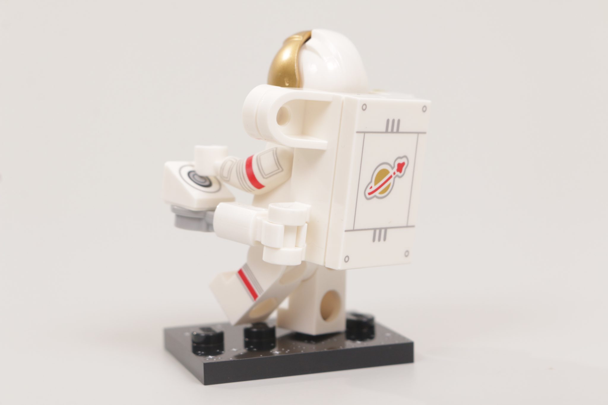 LEGO Series 26 designer secrets: Robot Butler and Astronaut