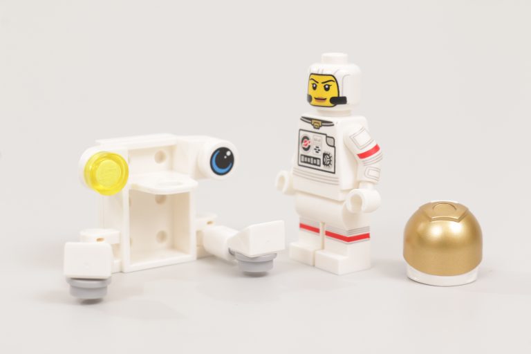 LEGO Series 26 designer secrets: Robot Butler and Astronaut