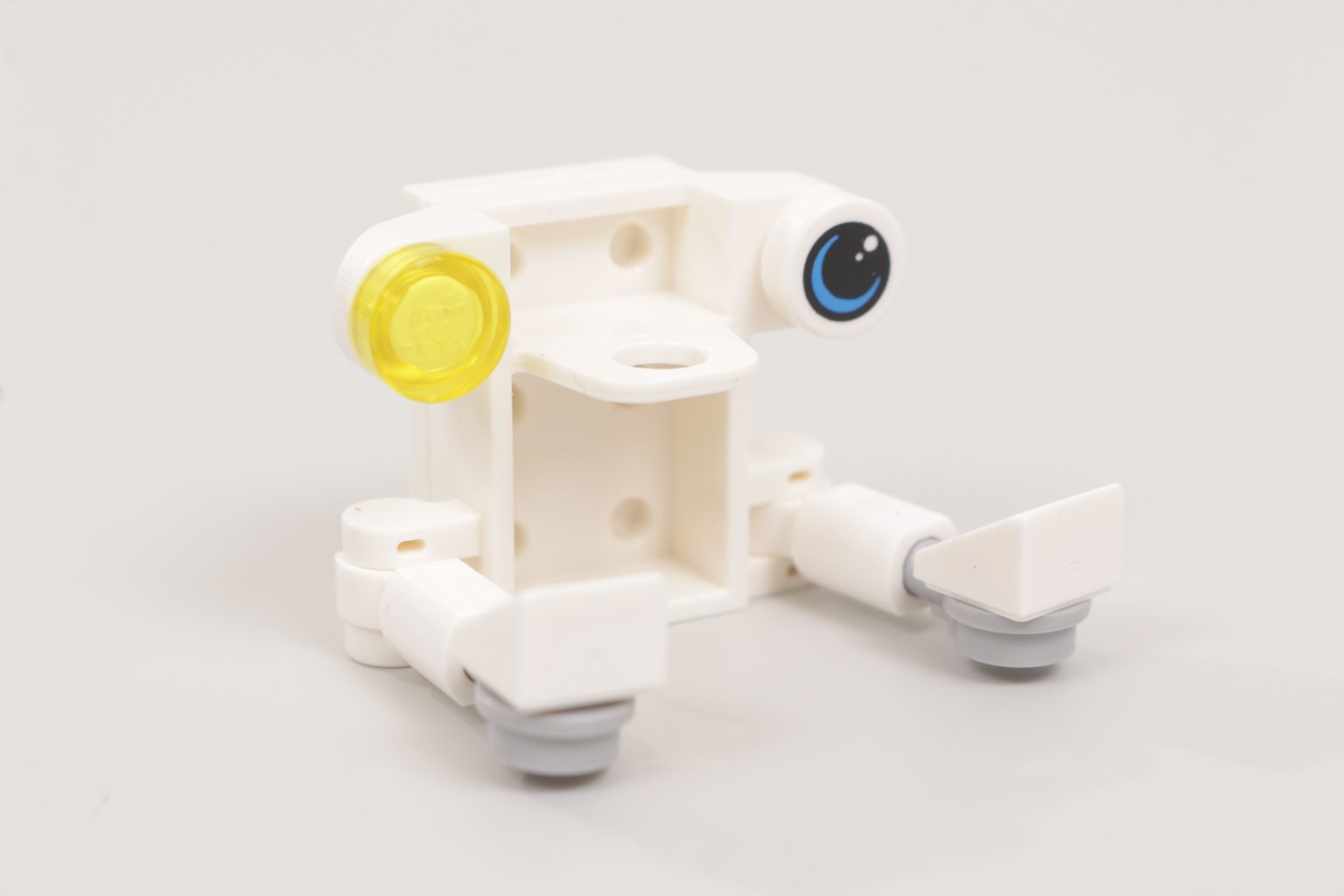 LEGO Series 26 designer secrets: Robot Butler and Astronaut