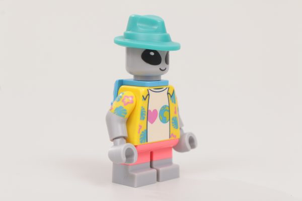 LEGO Series 26 secrets: Alien Tourist and Blacktron Mutant