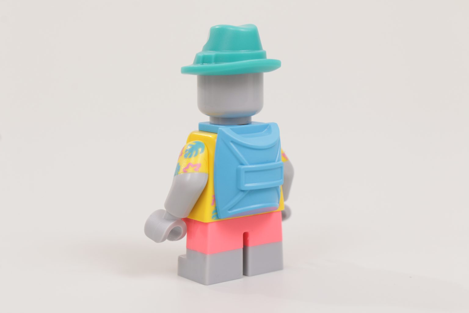 LEGO Series 26 secrets: Alien Tourist and Blacktron Mutant