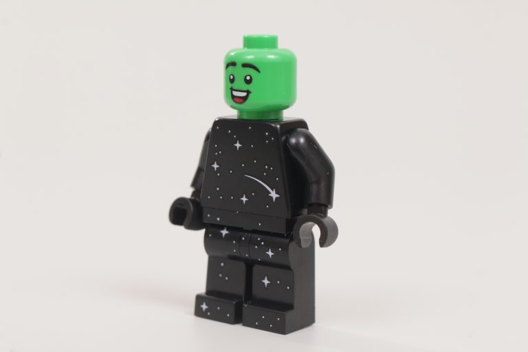 LEGO Series 26 secrets: M-Tron Powerlifter and Flying Saucer