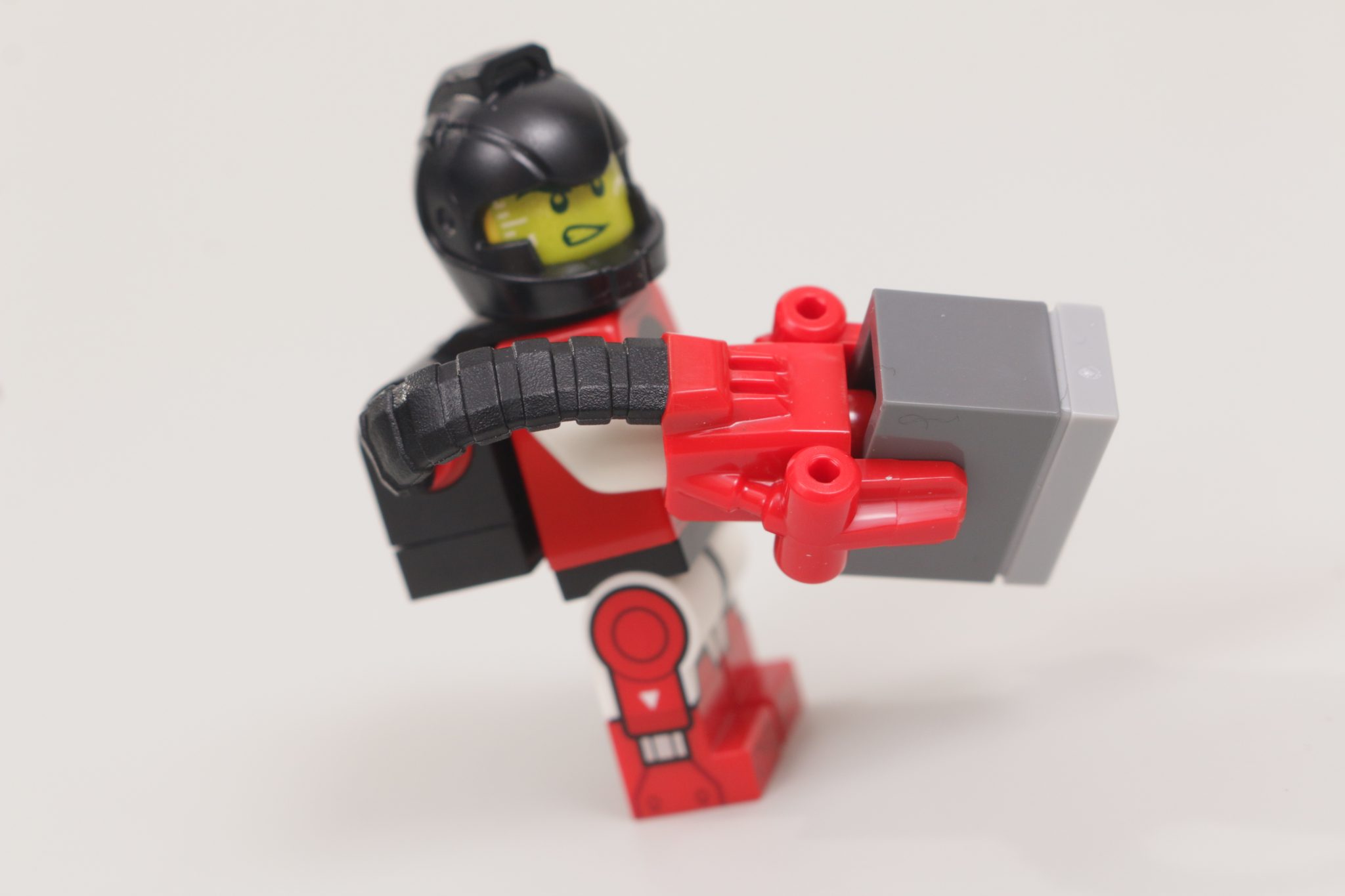 LEGO Series 26 secrets: M-Tron Powerlifter and Flying Saucer