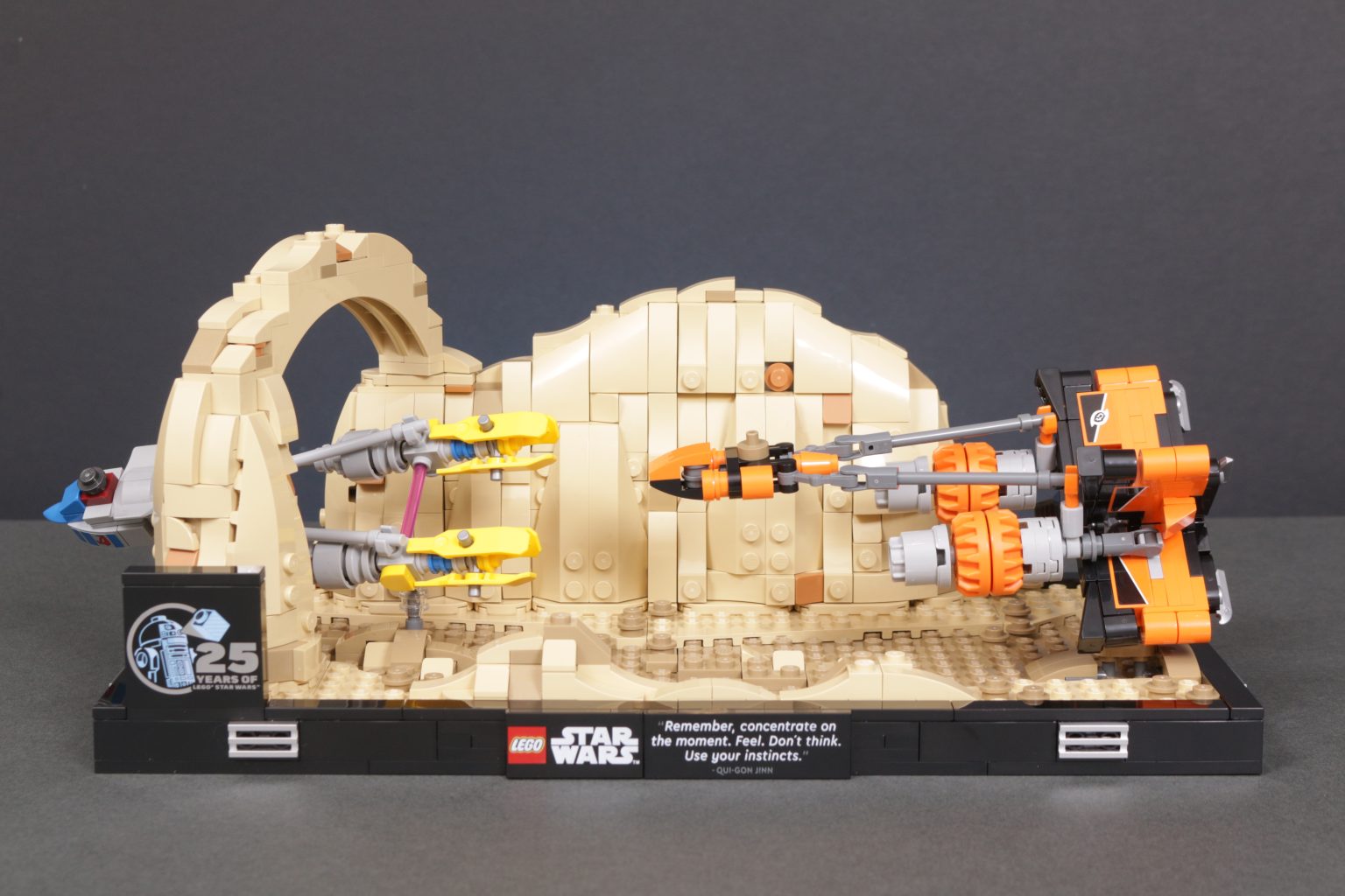 LEGO Star Wars 75380 Mos Espa Podrace Diorama review