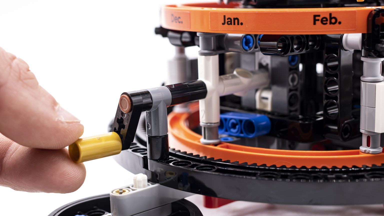 LEGO Technic 42179 Planet Earth and Moon in Orbit review