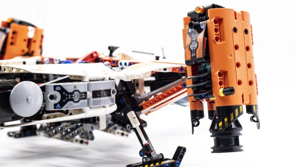 LEGO 42181 VTOL Heavy Cargo Spaceship LT81 review