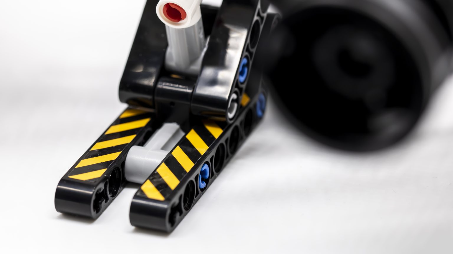 LEGO 42181 VTOL Heavy Cargo Spaceship LT81 review