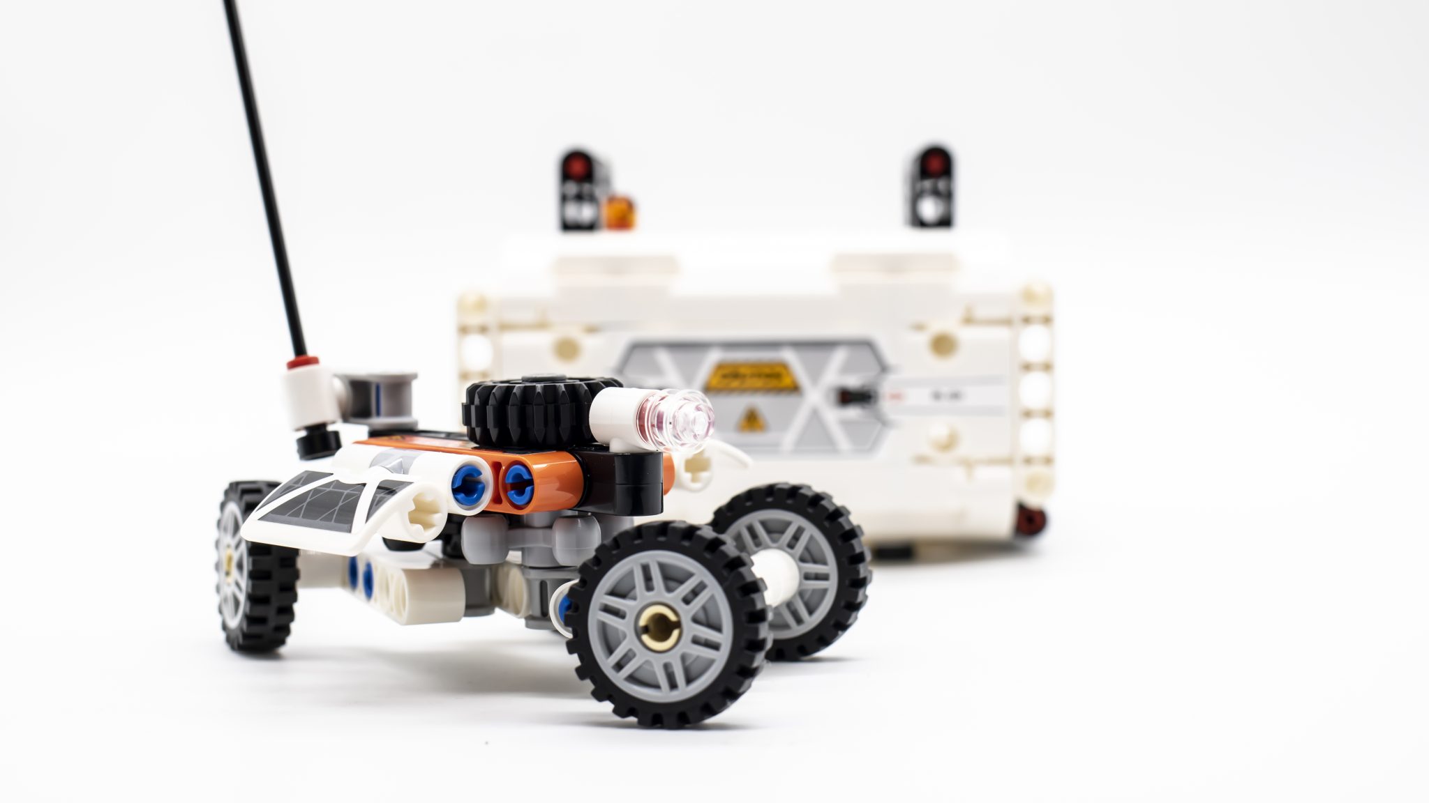 LEGO 42181 VTOL Heavy Cargo Spaceship LT81 review