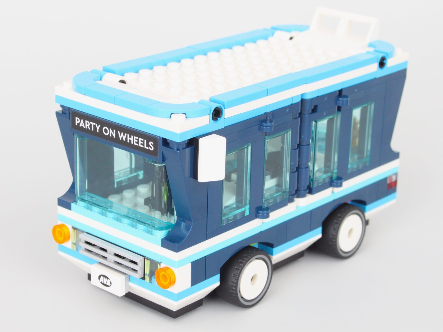 LEGO Despicable Me 4 75581 Minions' Music Party Bus review