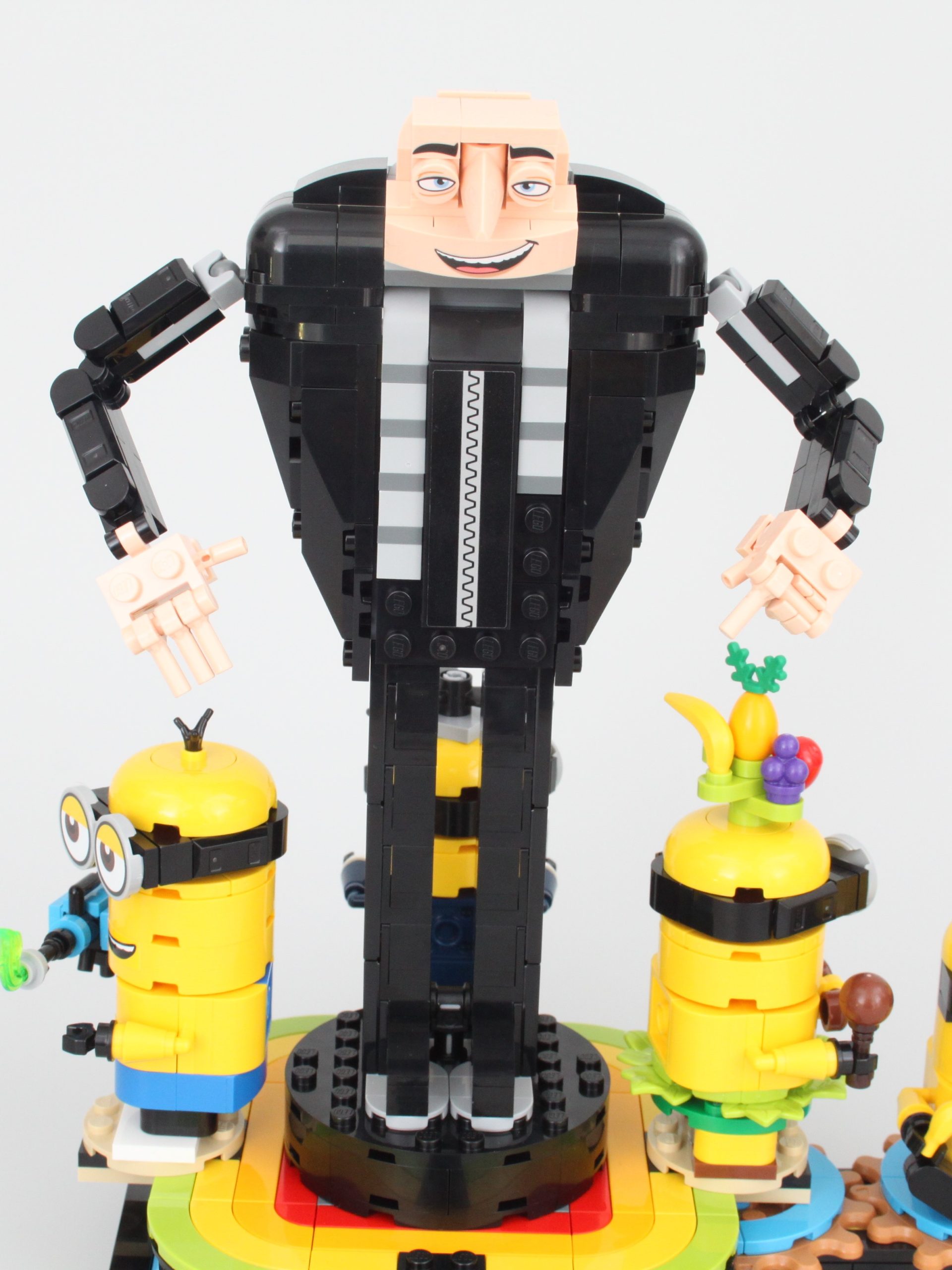 LEGO Despicable Me 75582 Brick-Built Gru and Minions review