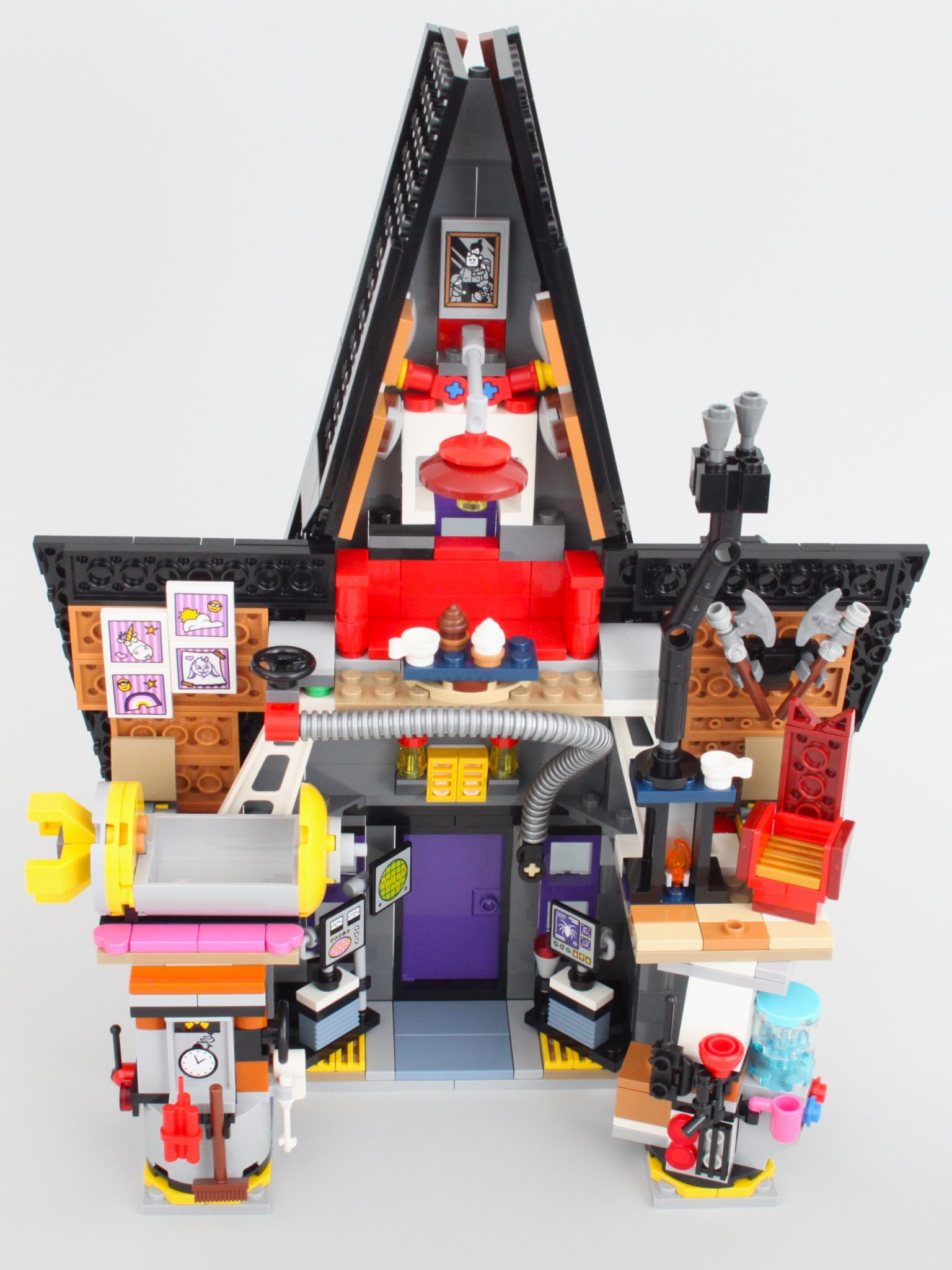 LEGO 75583 Minions and Gru's Family Mansion review