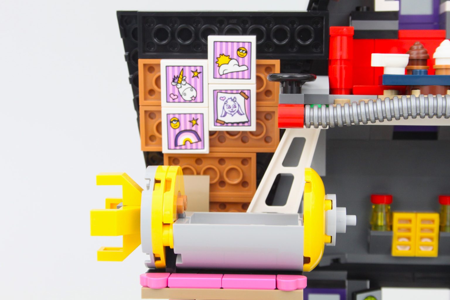 LEGO 75583 Minions and Gru's Family Mansion review