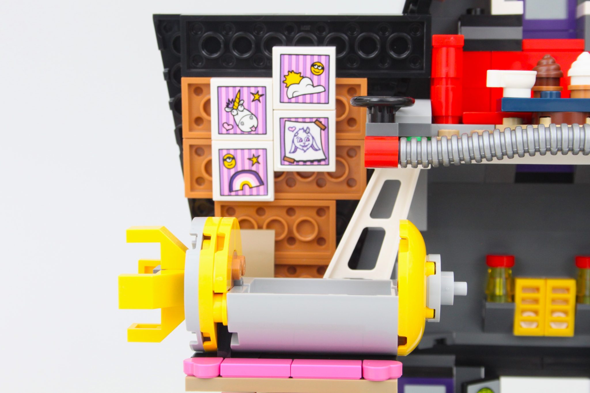 LEGO 75583 Minions and Gru's Family Mansion review