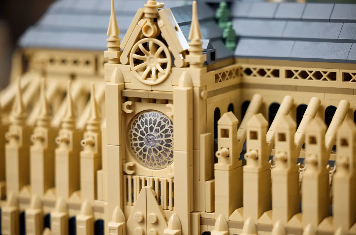 LEGO Architecture 20161 Notre-Dame de Paris revealed