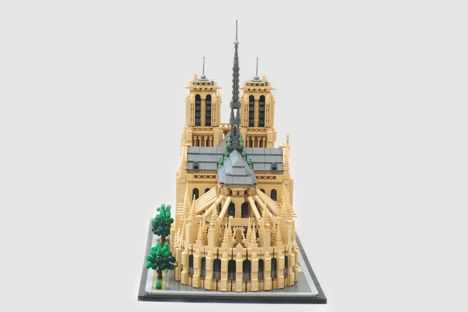 LEGO Architecture 21061 Notre-Dame de Paris review
