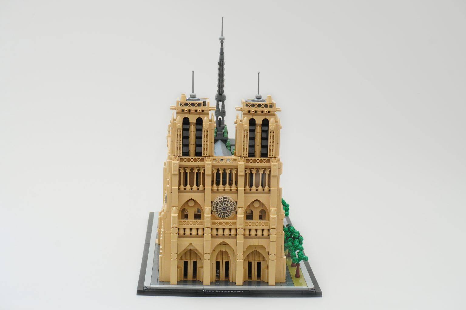 LEGO Architecture 21061 Notre-Dame de Paris review