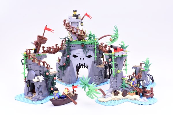 LEGO BrickLink Designer Program 910038 Ominous Isle review