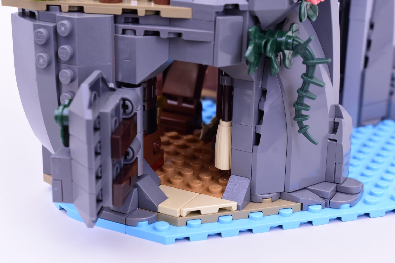 LEGO BrickLink Designer Program 910038 Ominous Isle review