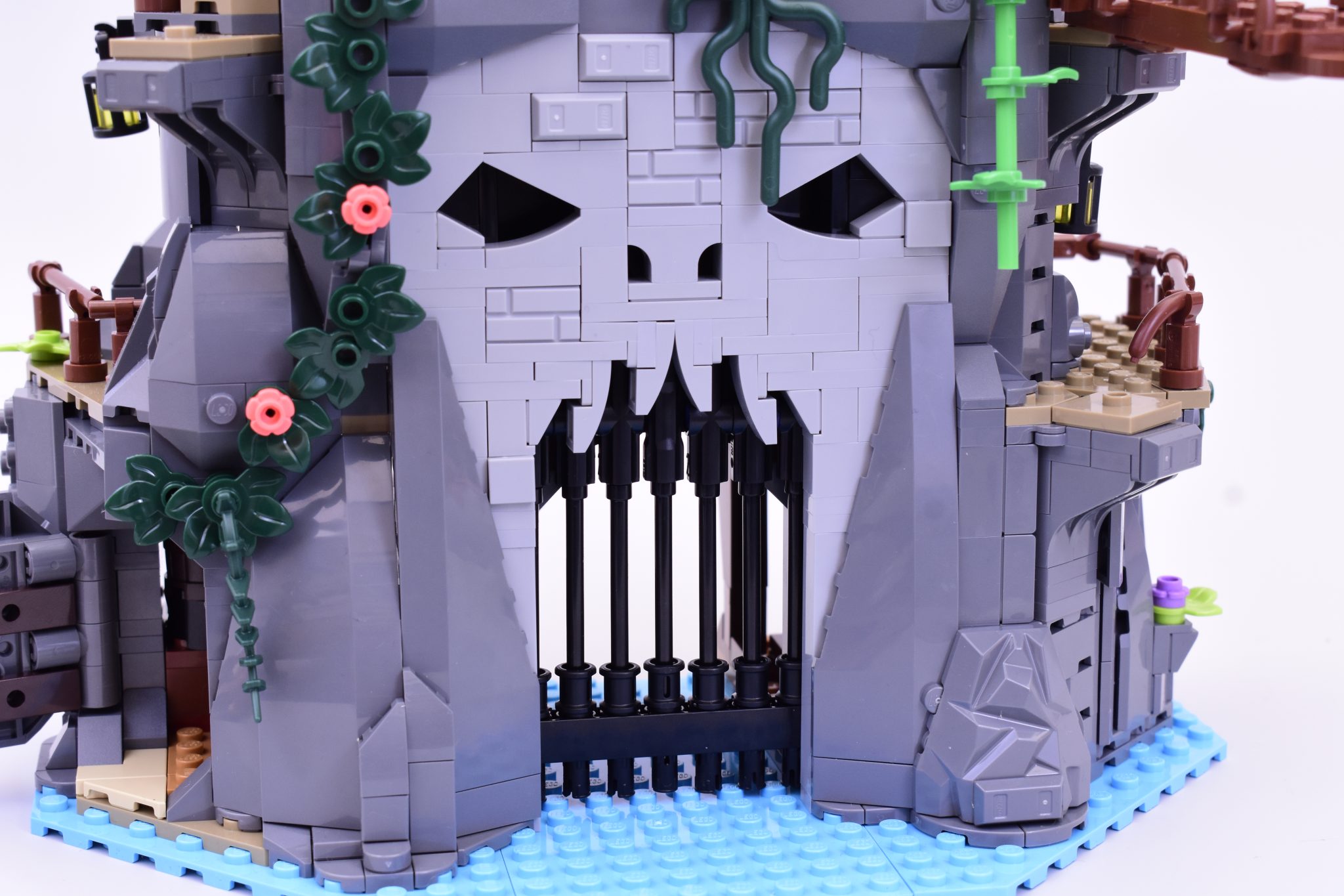 LEGO BrickLink Designer Program 910038 Ominous Isle review