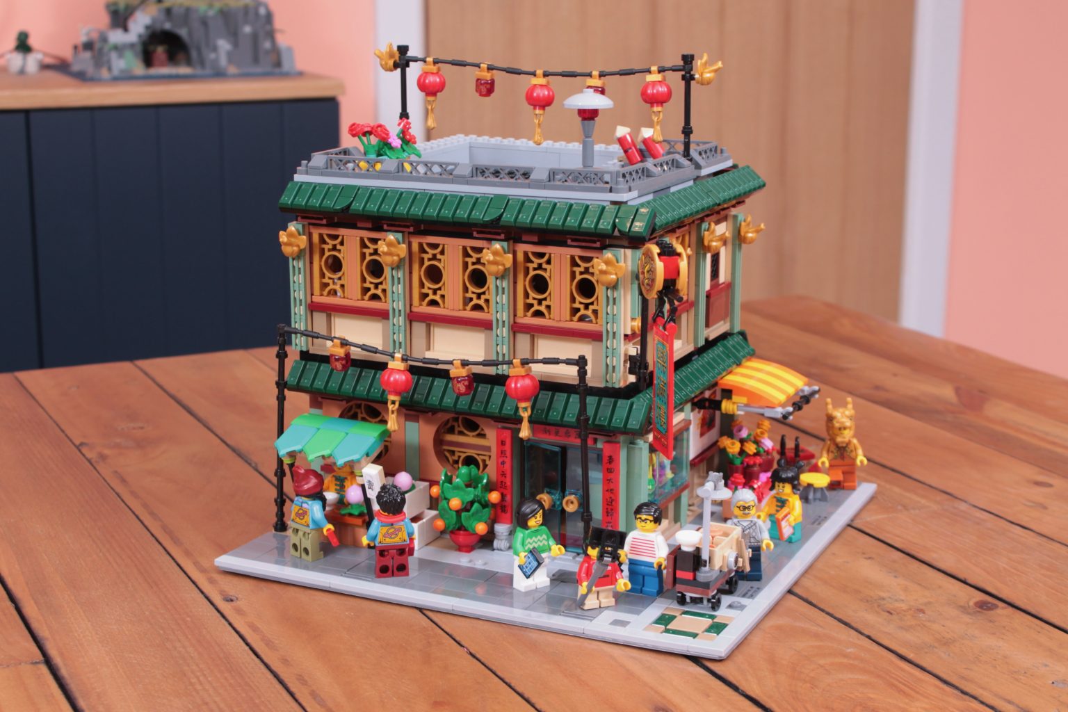 Turn LEGO Family Reunion Celebration into a modular for £25