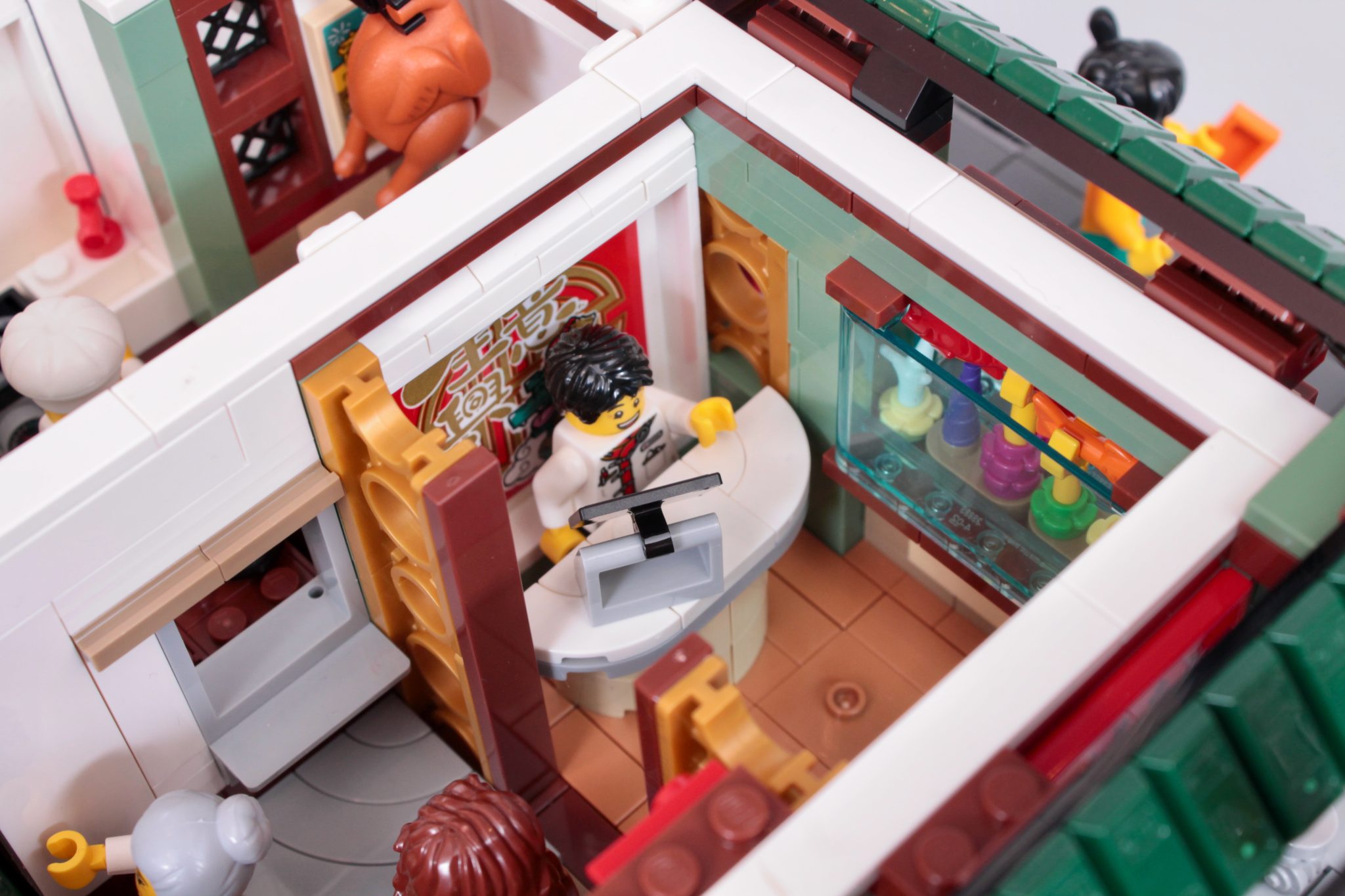 Turn LEGO Family Reunion Celebration into a modular for £25