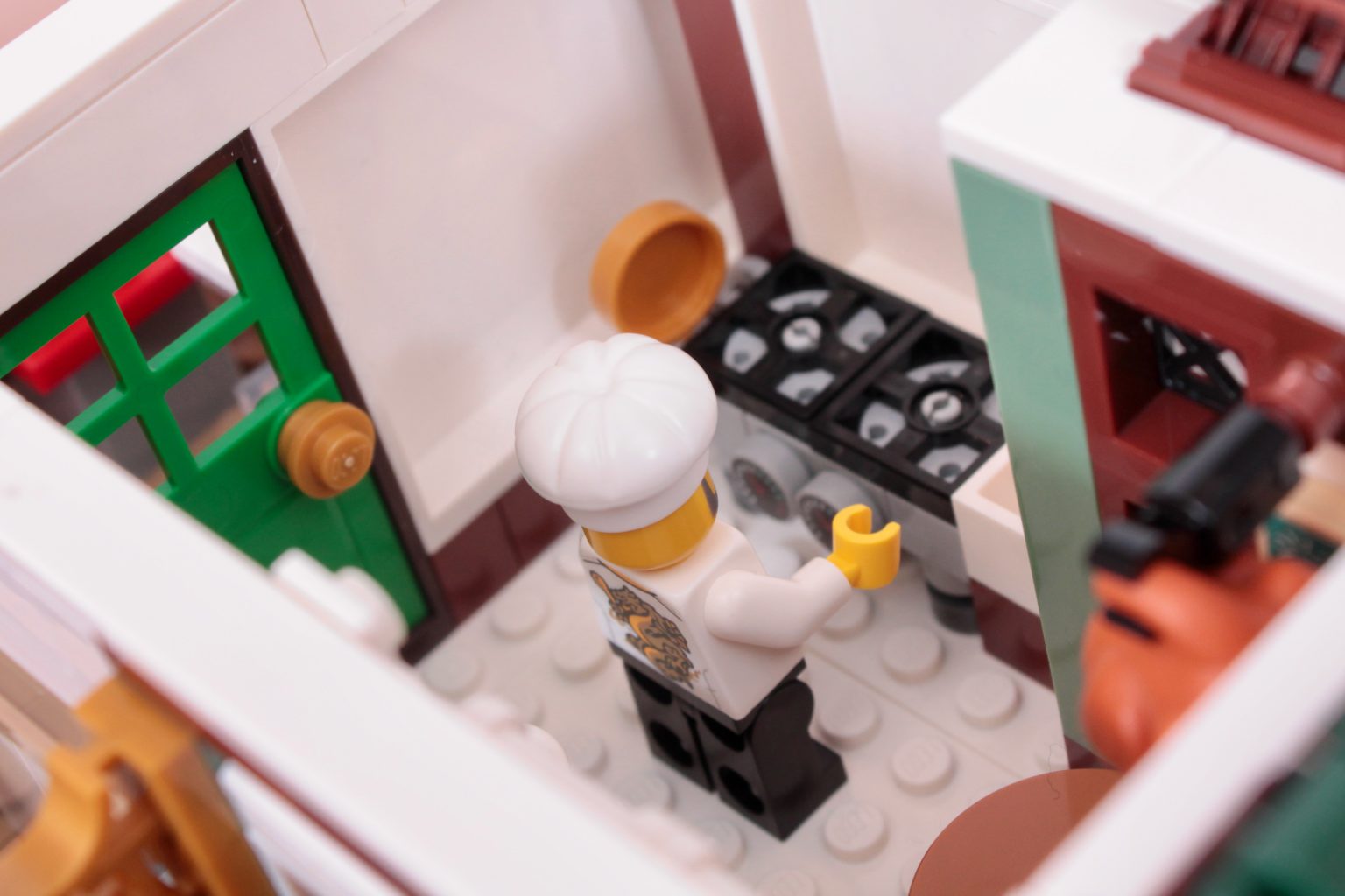 Turn LEGO Family Reunion Celebration into a modular for £25