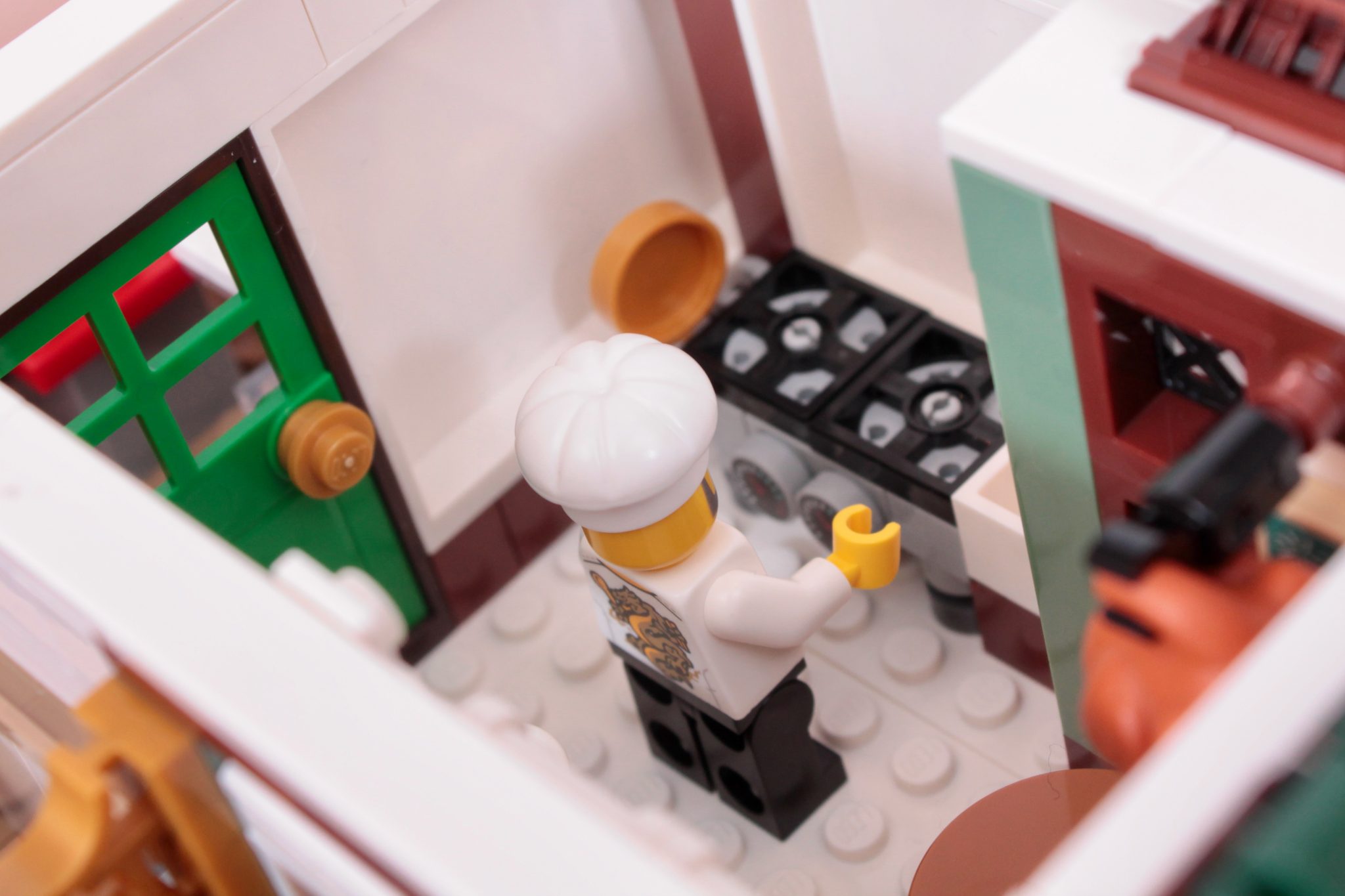 Turn LEGO Family Reunion Celebration into a modular for £25