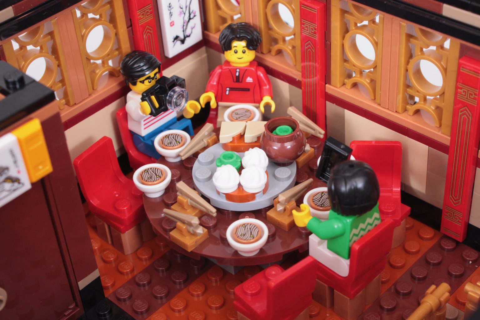 Turn LEGO Family Reunion Celebration into a modular for £25