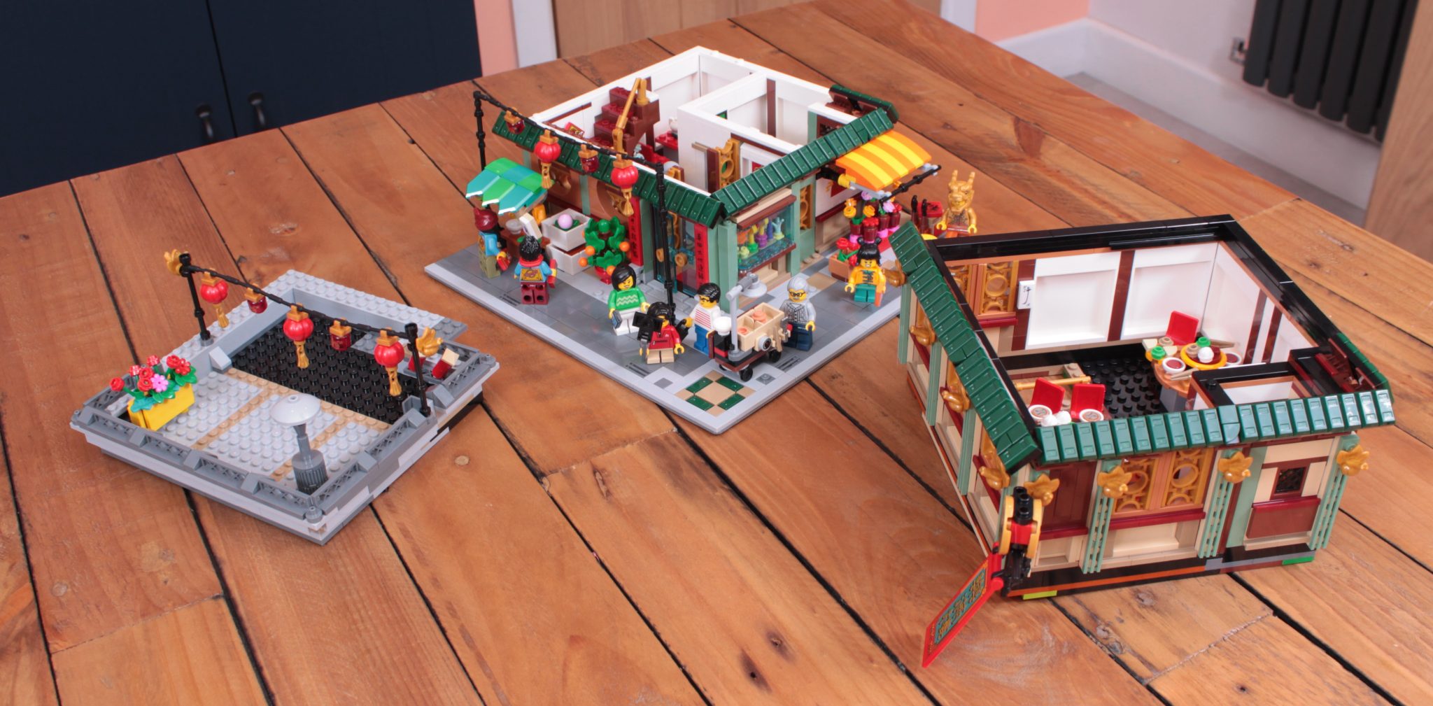 Turn LEGO Family Reunion Celebration into a modular for £25