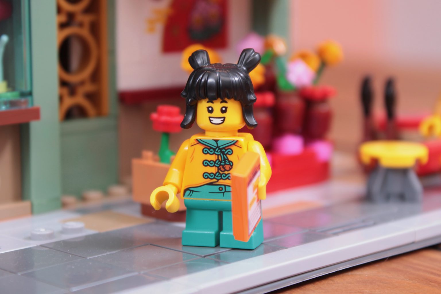 Turn LEGO Family Reunion Celebration into a modular for £25