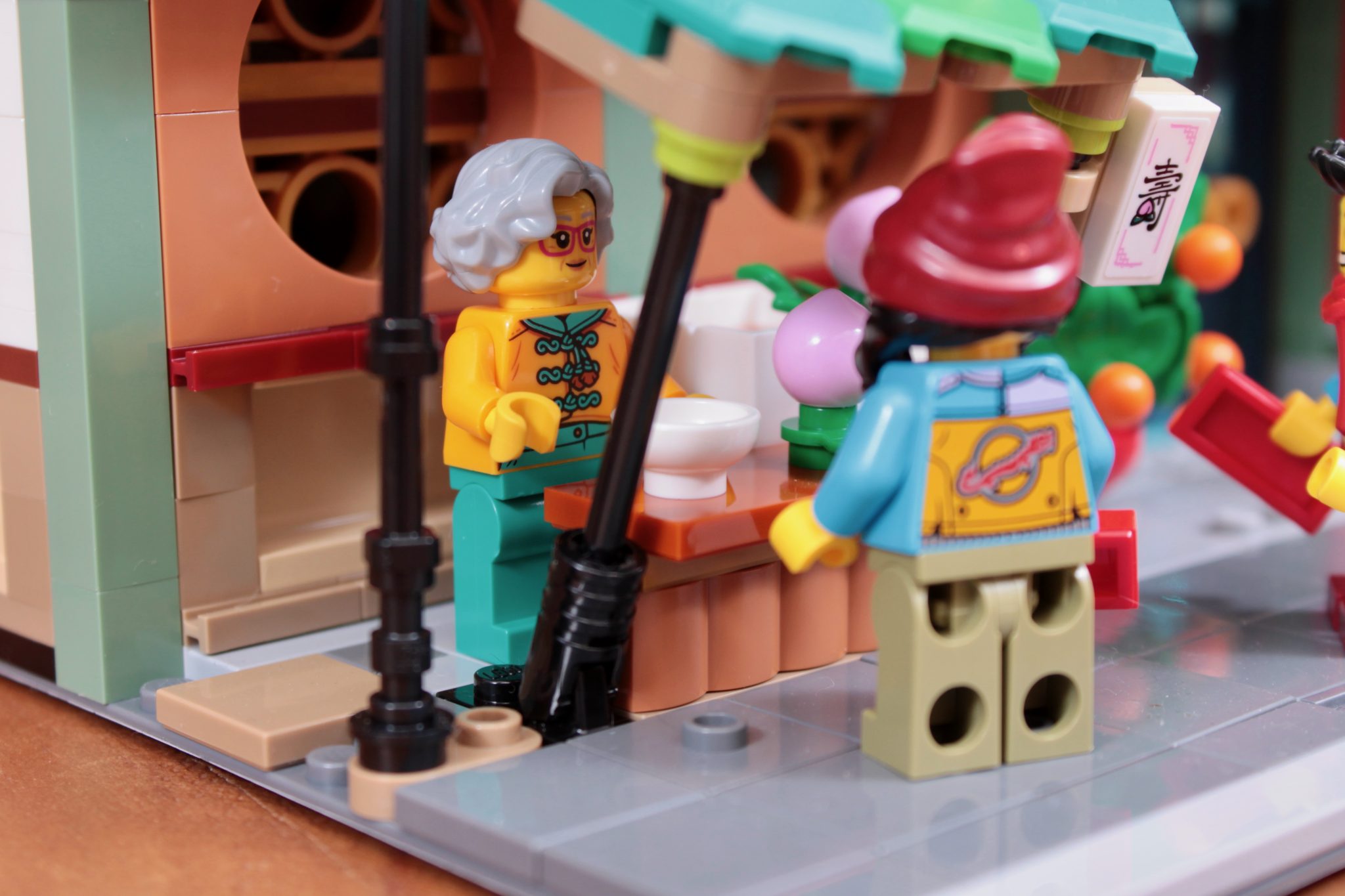 Turn LEGO Family Reunion Celebration into a modular for £25