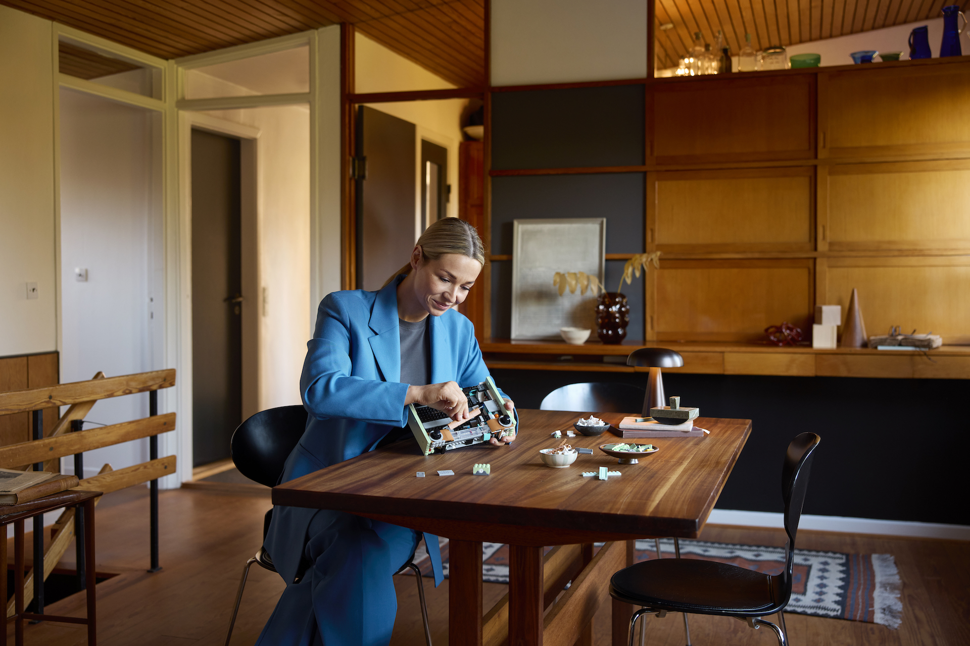 LEGO Icons 10334 Retro Radio officially revealed