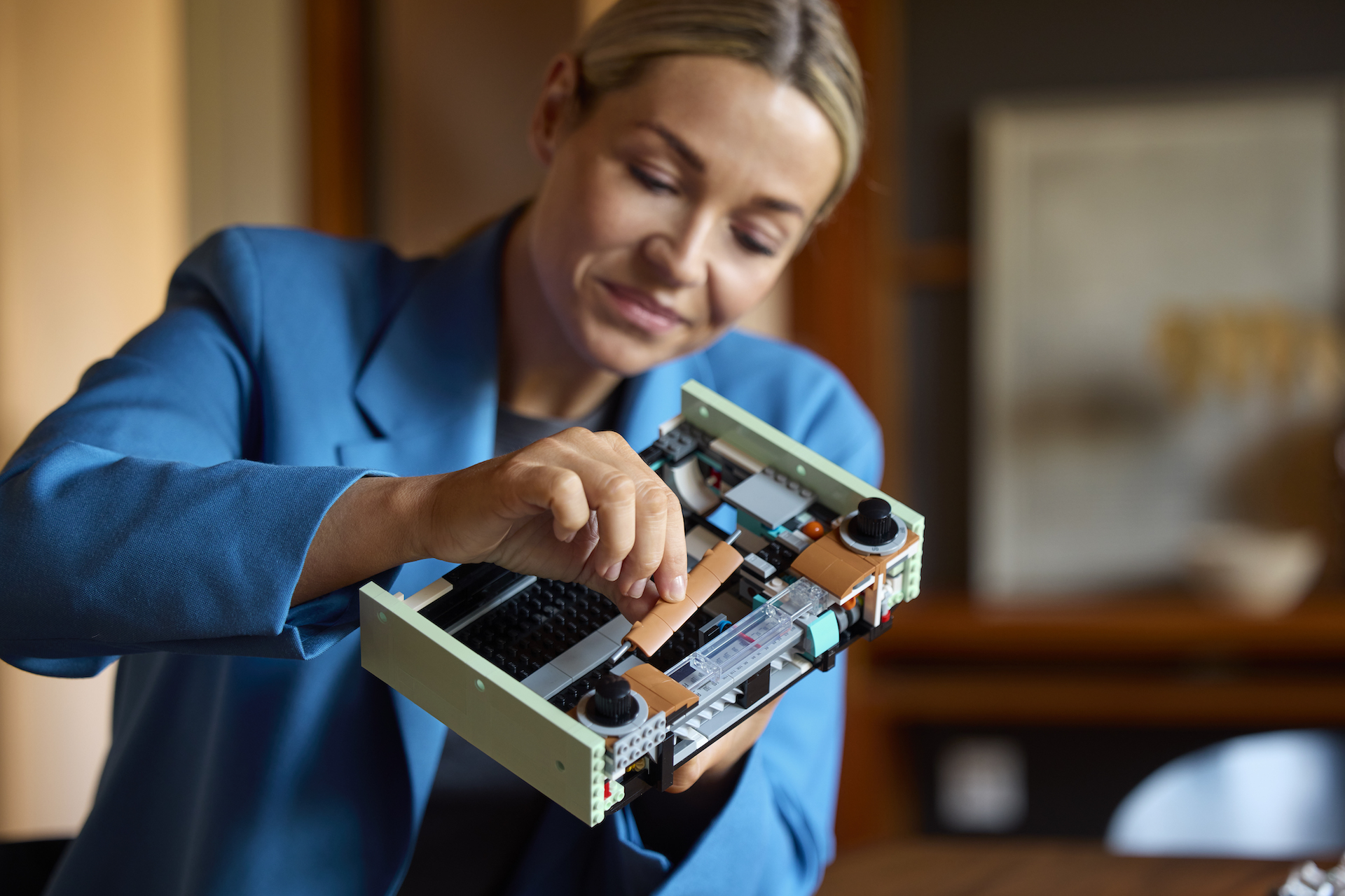 LEGO 10334 Retro Radio's designers are playing tricks