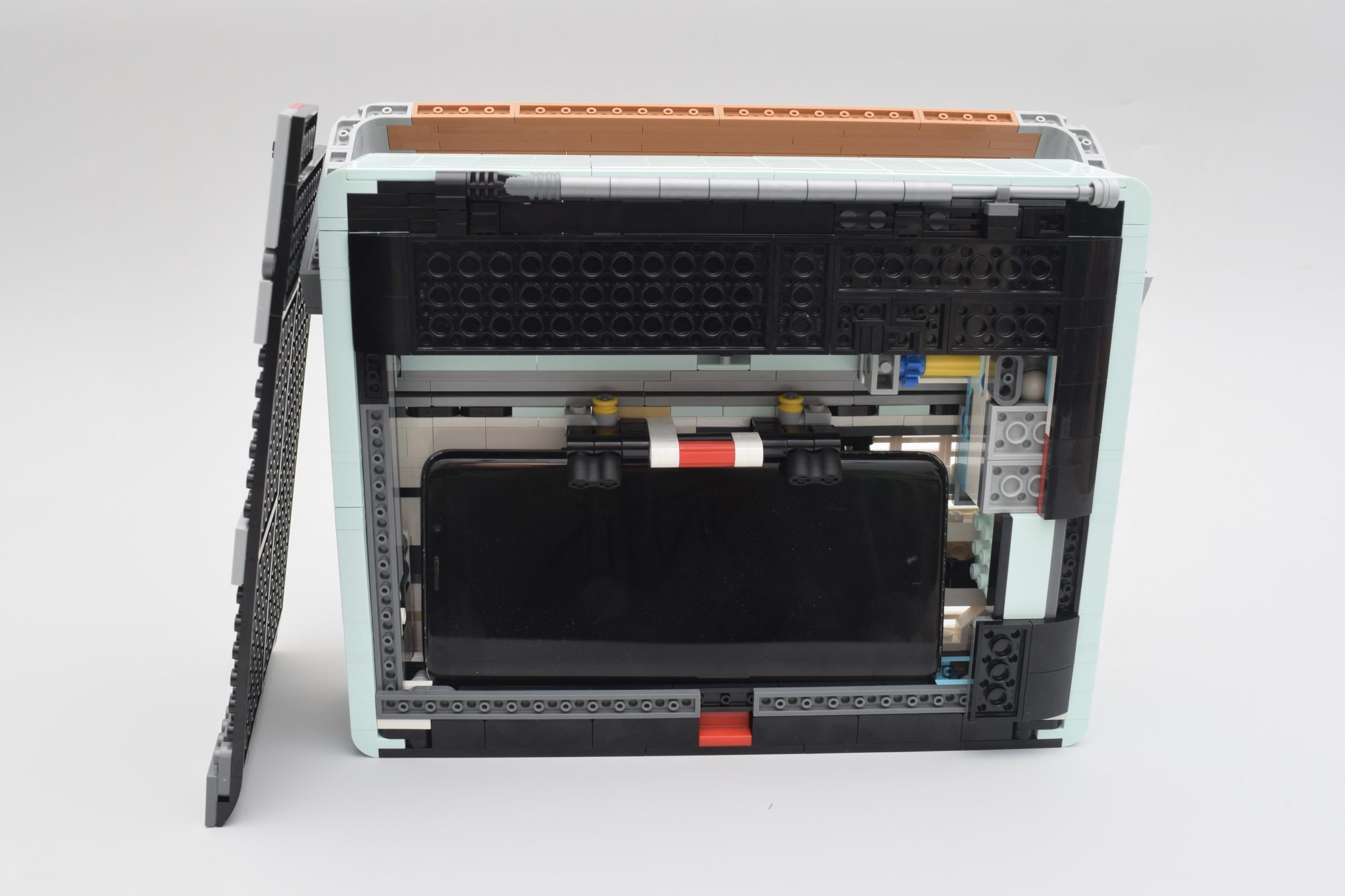 LEGO Icons 10334 Retro Radio review, verdict and gallery