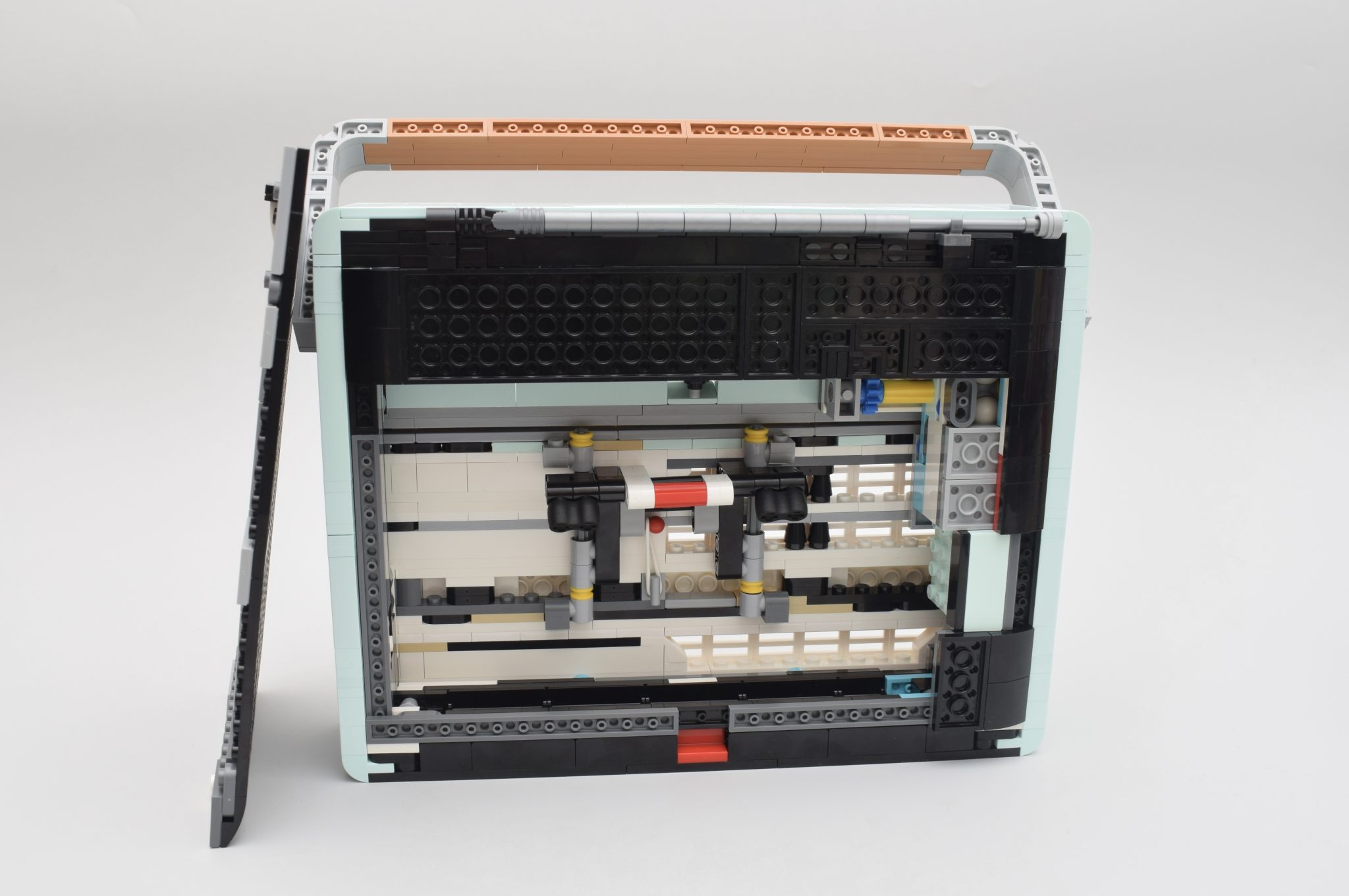 LEGO Icons 10334 Retro Radio review, verdict and gallery