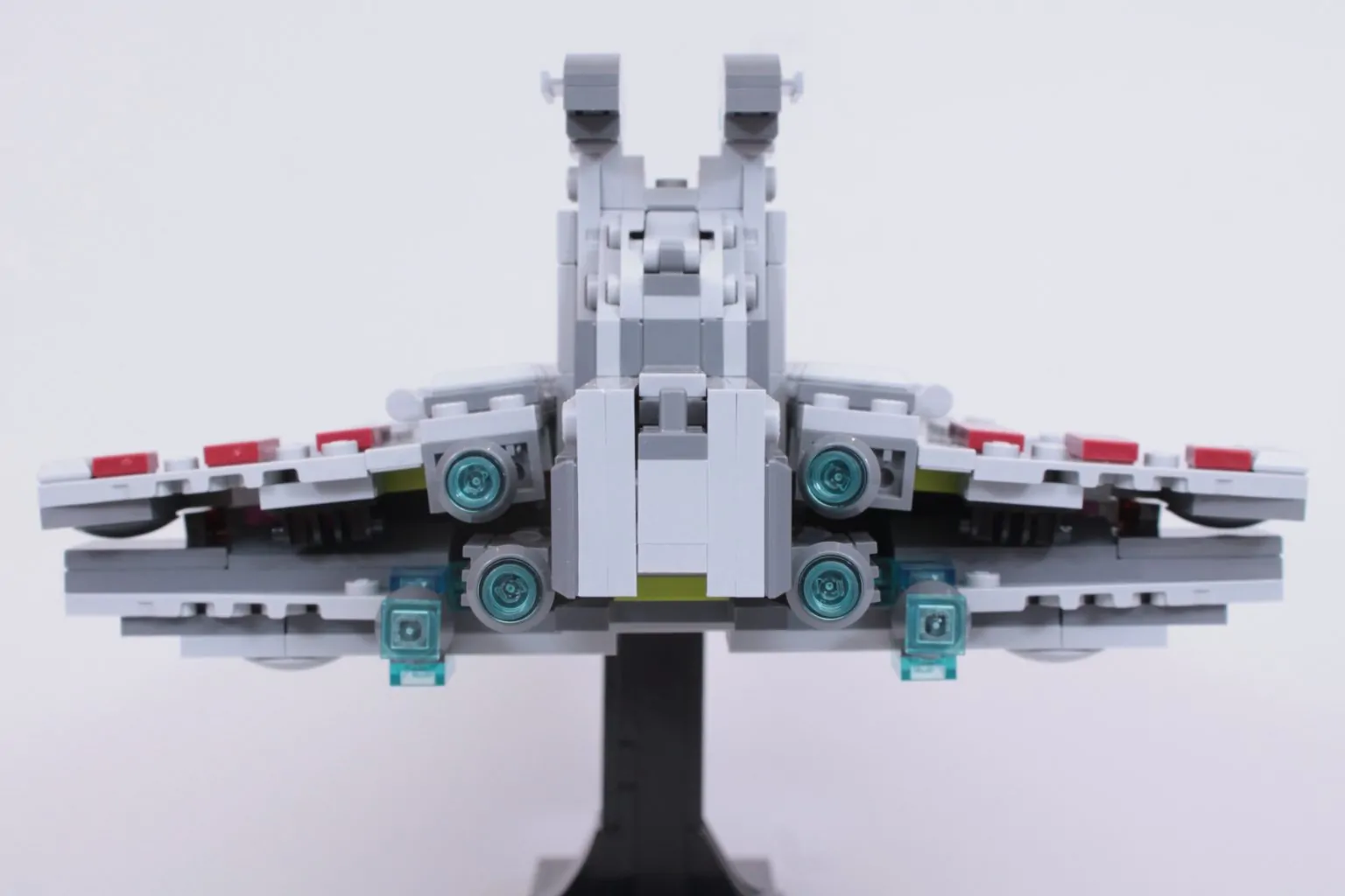 Build a midi-scale LEGO Star Wars Venator using one* set