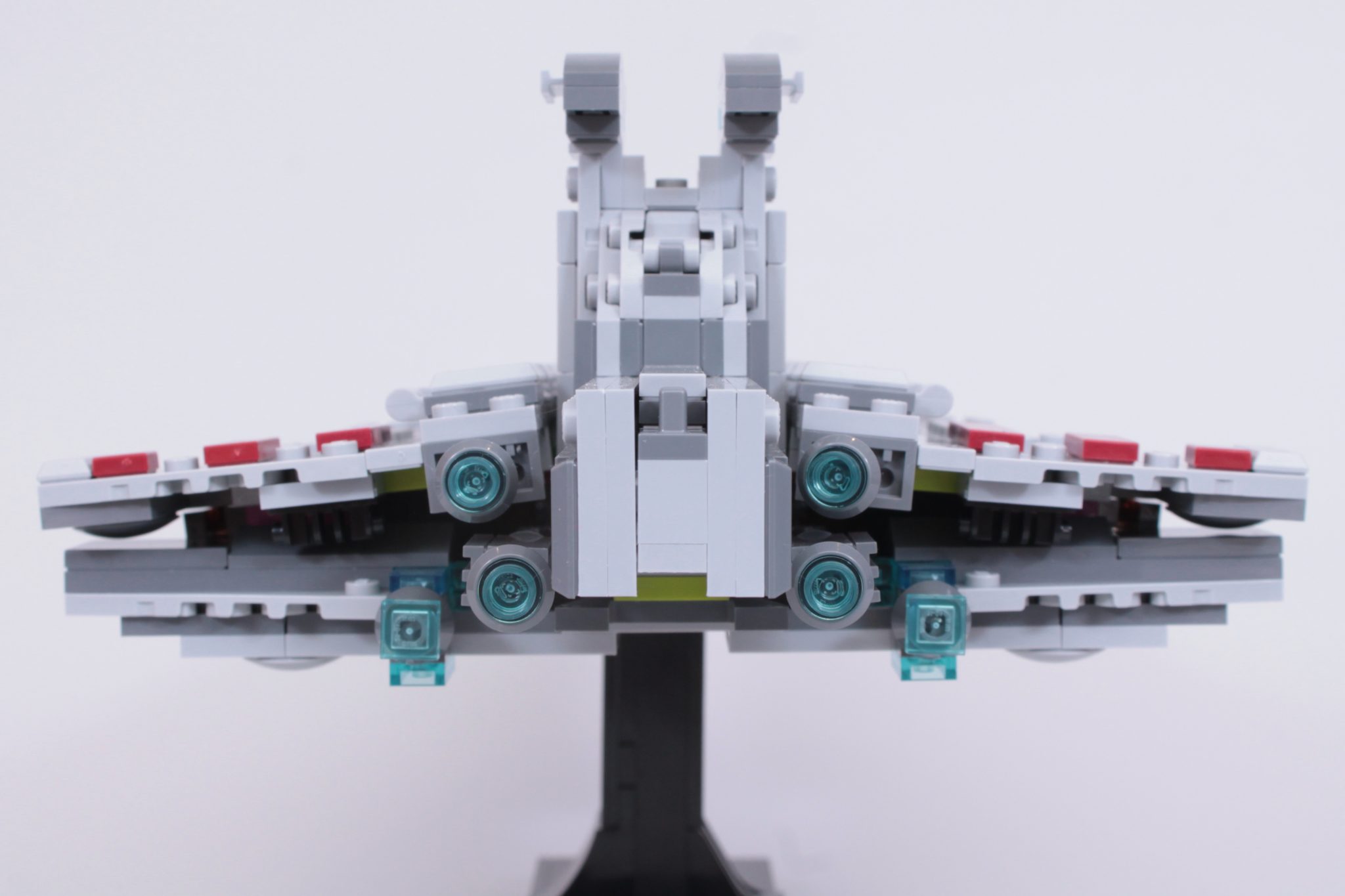 Build a midi-scale LEGO Star Wars Venator using one* set