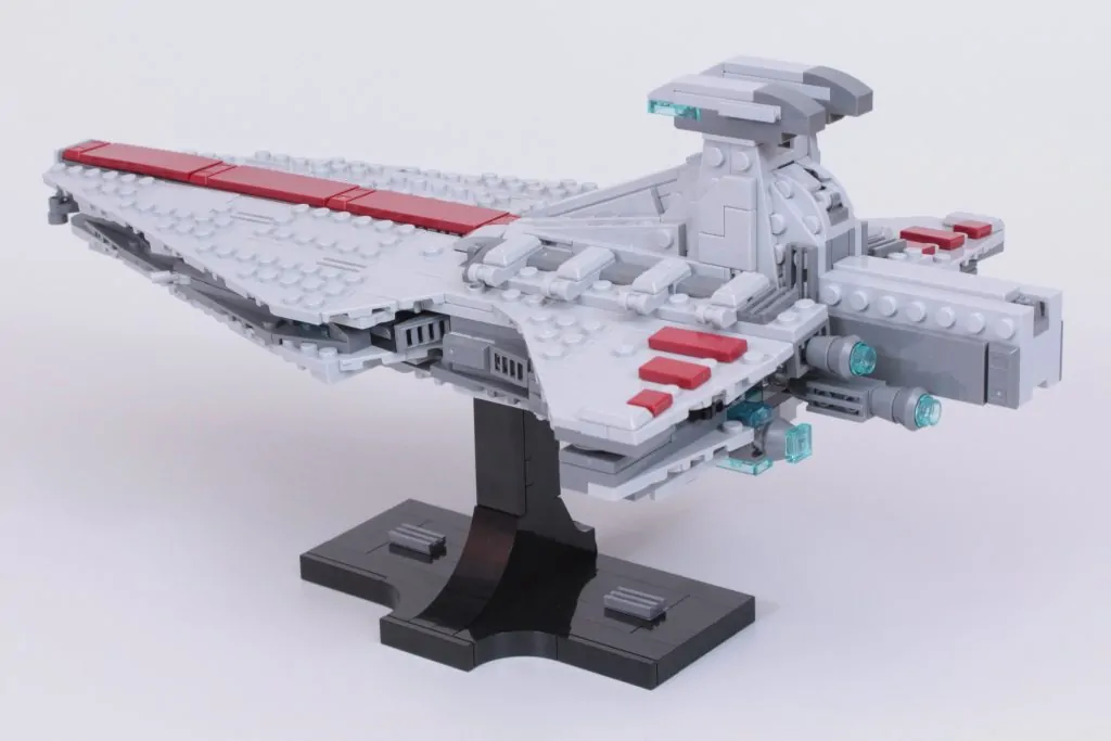 Build a midi-scale LEGO Star Wars Venator using one* set