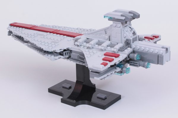 Build a midi-scale LEGO Star Wars Venator using one* set