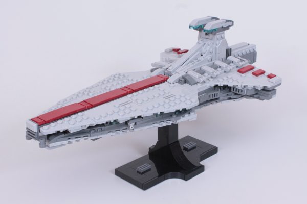 Build a midi-scale LEGO Star Wars Venator using one* set