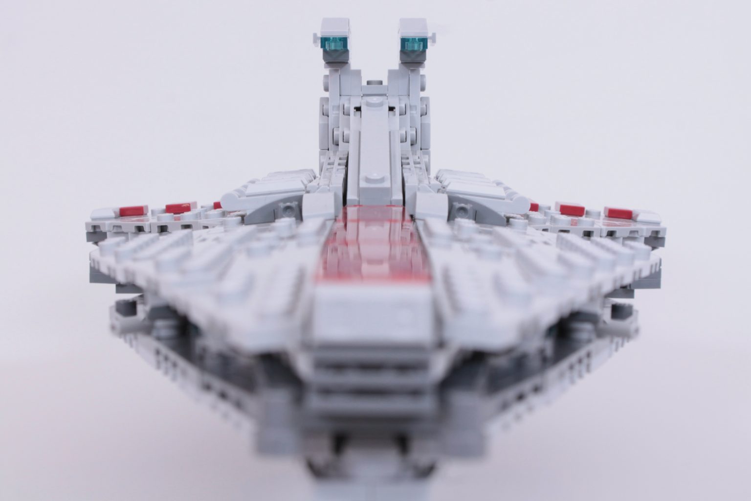 Build a midi-scale LEGO Star Wars Venator using one* set