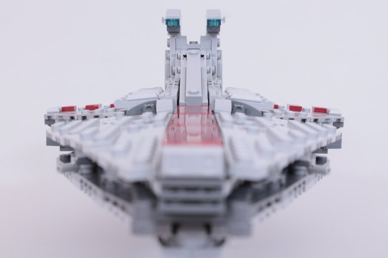 Build a midi-scale LEGO Star Wars Venator using one* set