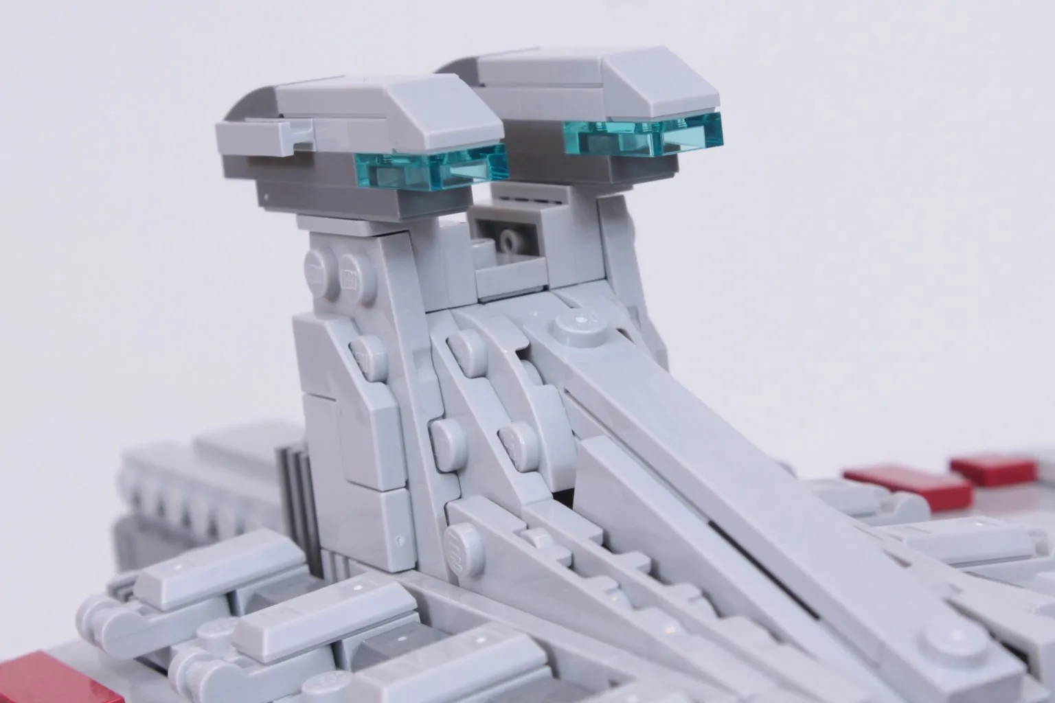 Build a midi-scale LEGO Star Wars Venator using one* set