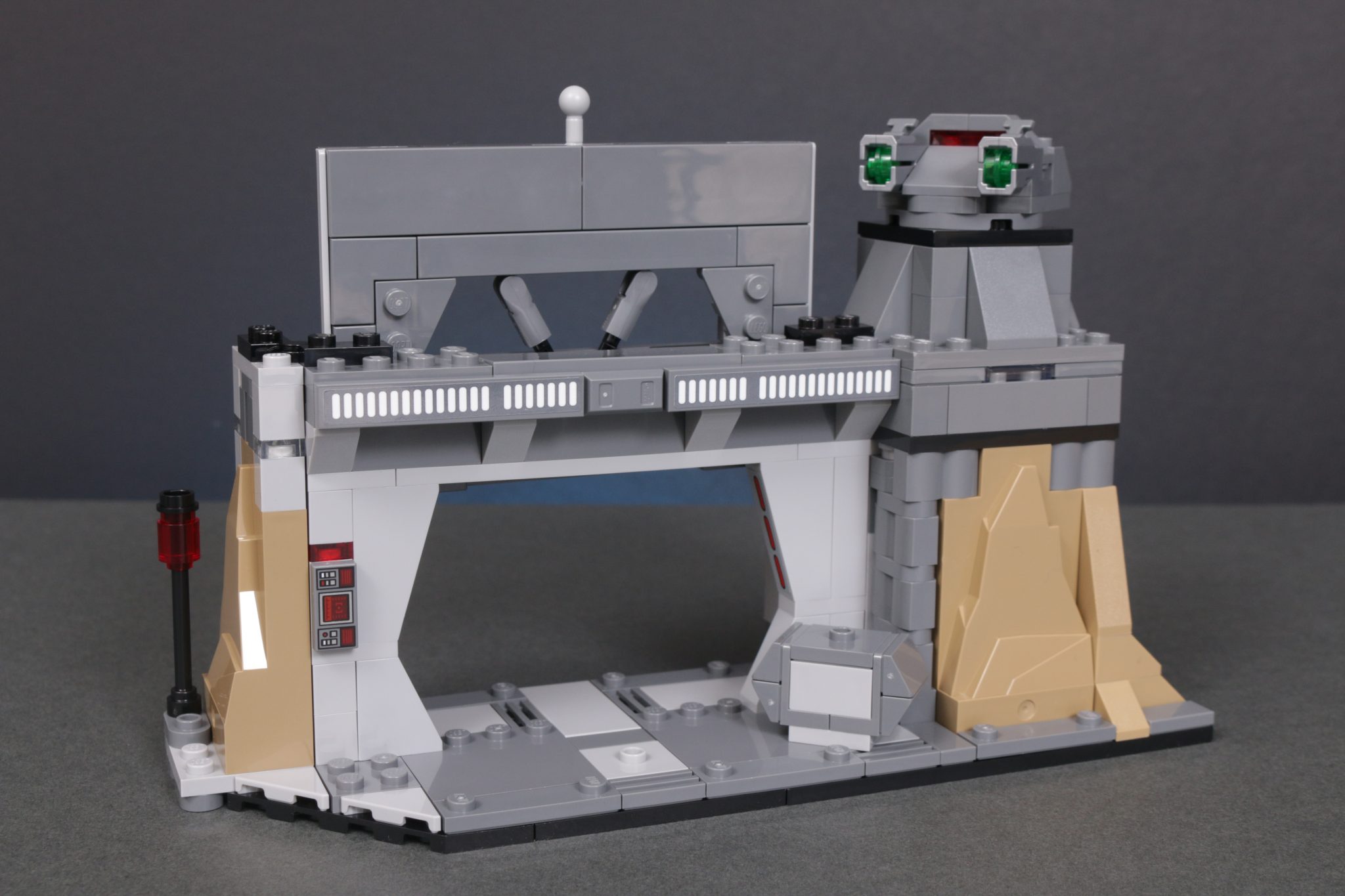 LEGO Star Wars 75386 Paz Vizsla and Moff Gideon Battle